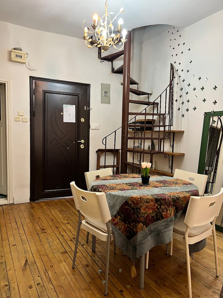 Cozy Duplex With 3 Rooms In City Center - Istanbul