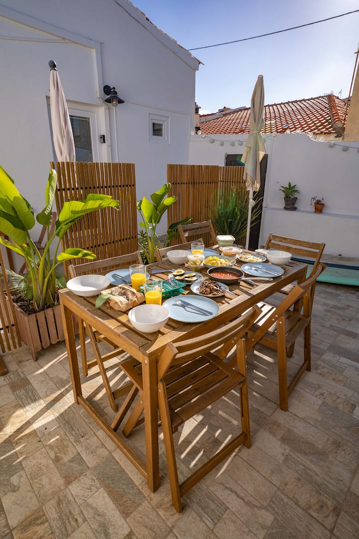 Maison De Ville Moderne Avec Une Patio Ensoleillée - Vila do Bispo