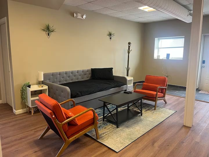 Spacious Syracuse Studio, Walk To Armory Square - Syracuse, NY