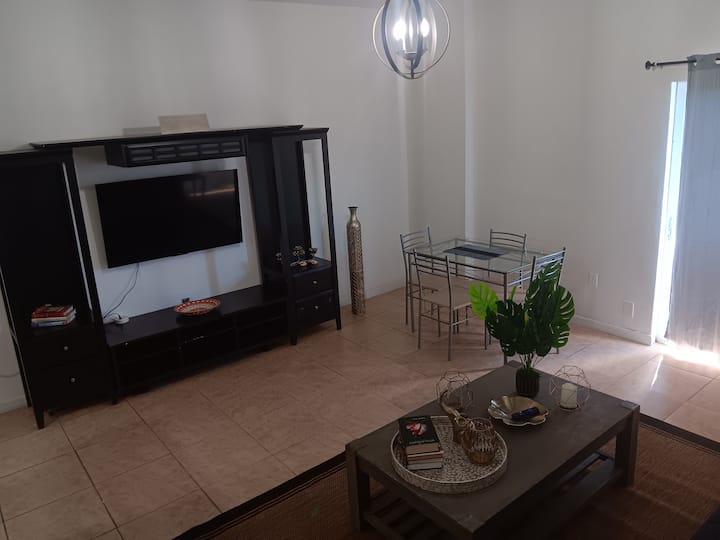 Family Apartment Near Mia Airp - Miami, FL