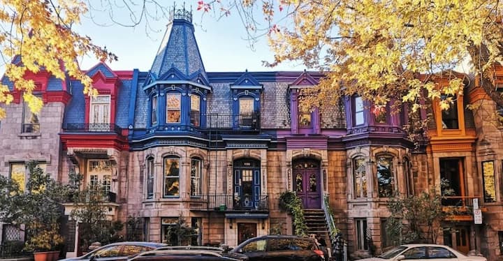 La Maison Mauve | The Purple House - Montreal