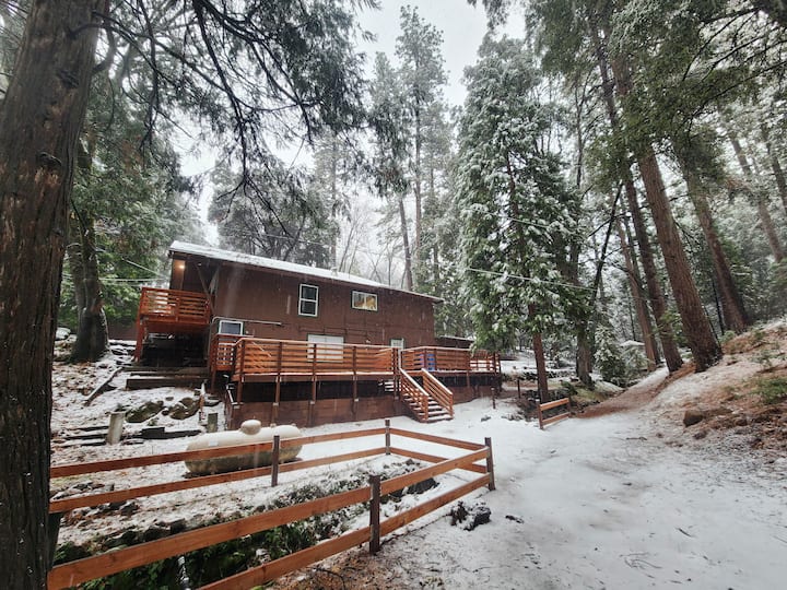 Cabin W/ Large Backyard- Firepit, Gameroom - Long Barn, CA