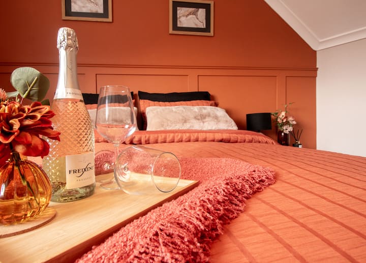 Our Recently Renovated Quirky Home From Home. - Abergavenny