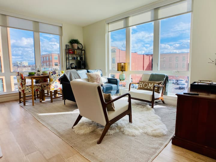 Free Secured Parking, Pnq. Walk 2 Conv Center + - Spokane, WA