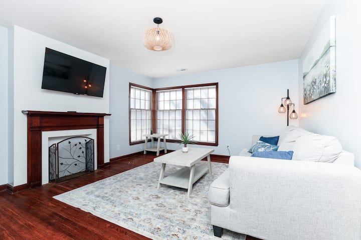 Charming And Convenient Cottage - Wichita, KS