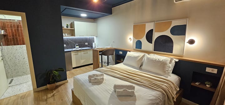 Olive Garden Blue Apartment - Tirana