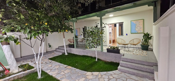 Olive Garden Blue Apartment - Tirana
