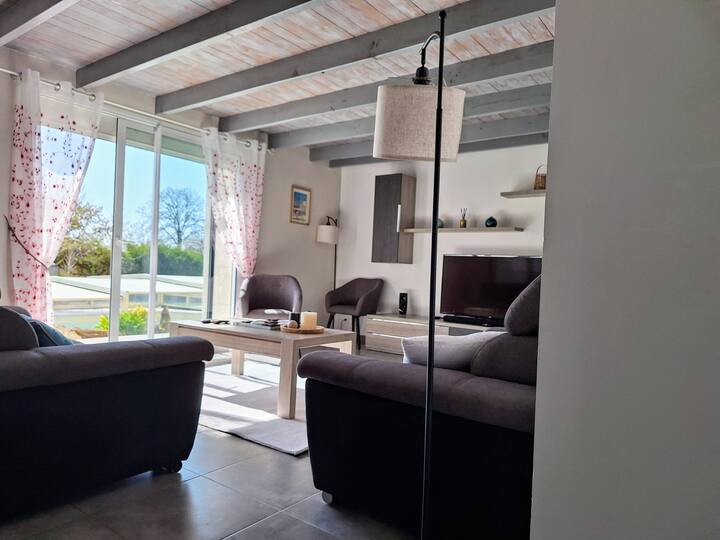 Gîte "Le Clos De Champagnolles"  Piscine Chauffée - Charente-Maritime
