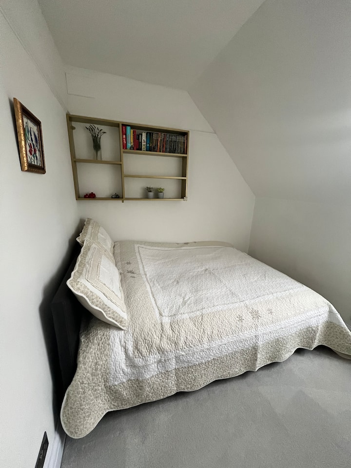 Cozy & Convenient Taunton Room - Taunton