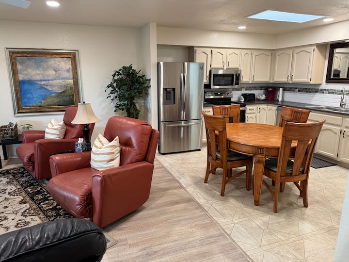 Condo Hideaway For The Summer - Mesa, AZ