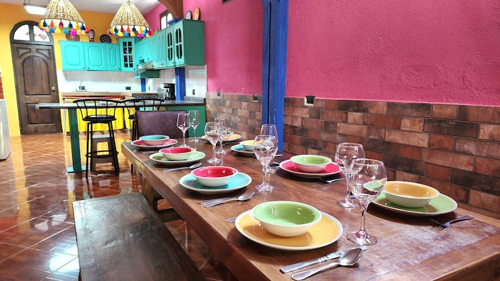Views, Booze & Family Feuds- Chisme Not Included! - San Juan La Laguna