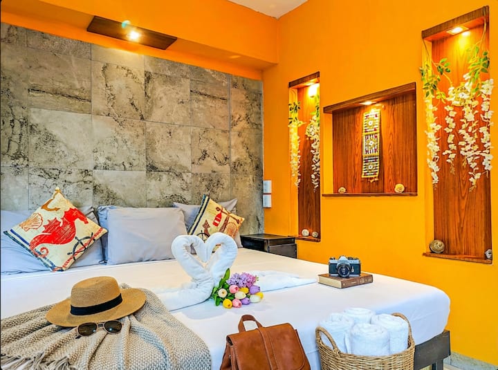 Romantic Escape · King Bed Beach 500m · Value Stay - Cozumel