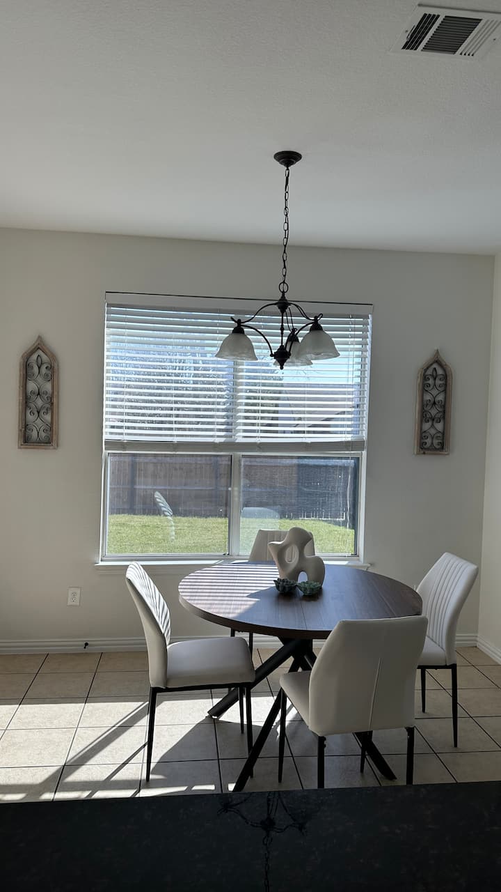 Luxurious Space In The Heart Of Dallas - Grand Prairie, TX