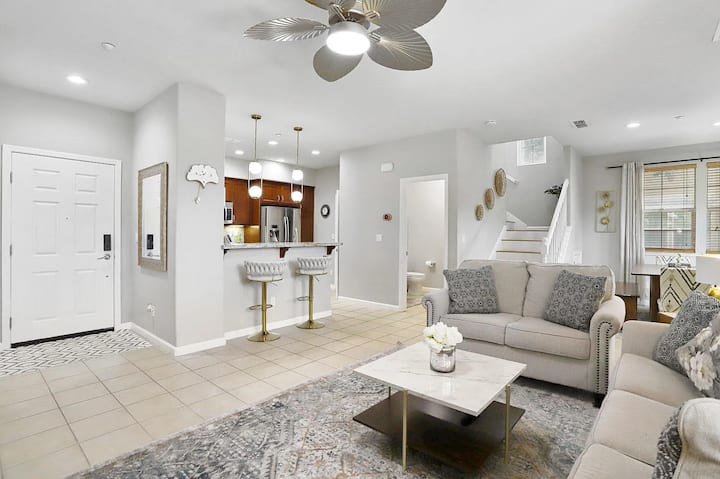 Executive Corner Unit: Trailside Quiet +Wfh Office - Tracy, CA