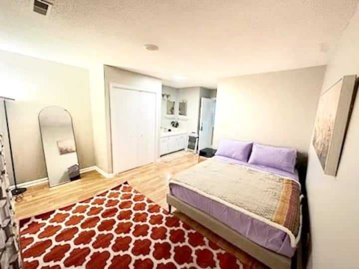 Cozy Furnished Room#2 & Bungalow - Chapel Hill, NC