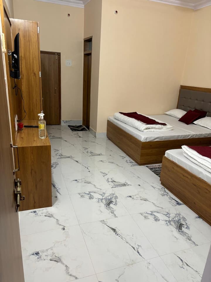 Pushkar Home Stay - A Cozy Retreat - ワーラーナシー