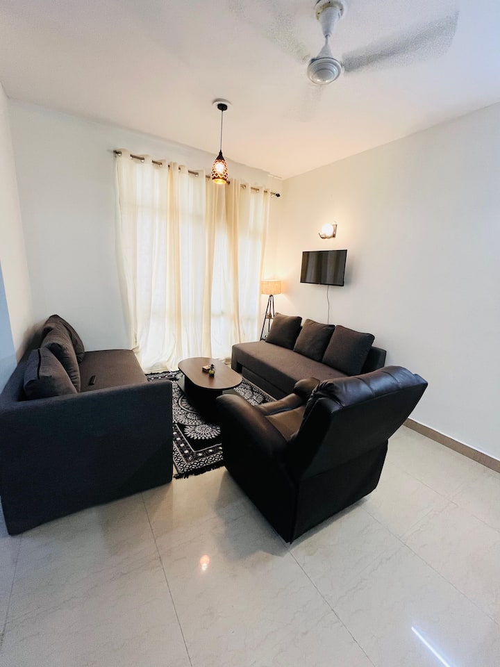 Vibe & Thrive:luxurious 2bhk In Faridabad - Faridabad