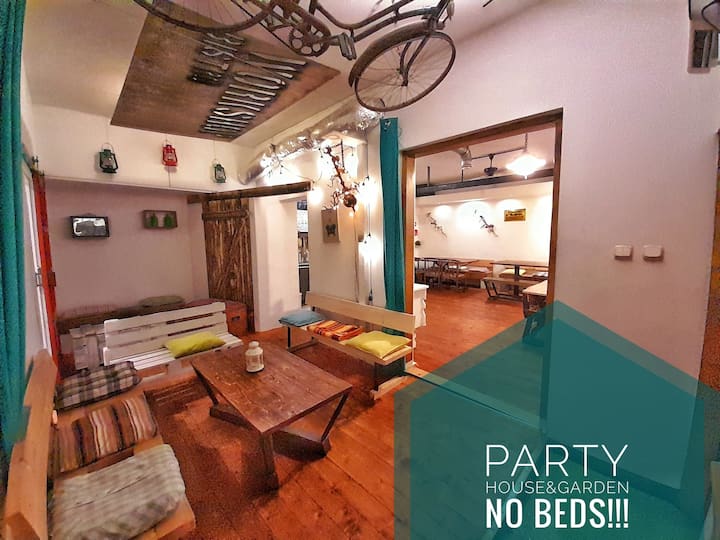 Party House & Chill - Cracovia
