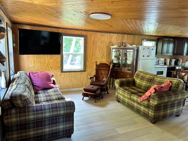 Family Cottage With Beach - Hampton