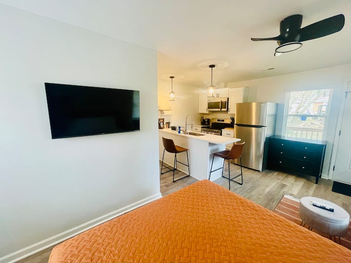 Sunrise Studio Apartment - Winston-Salem, NC