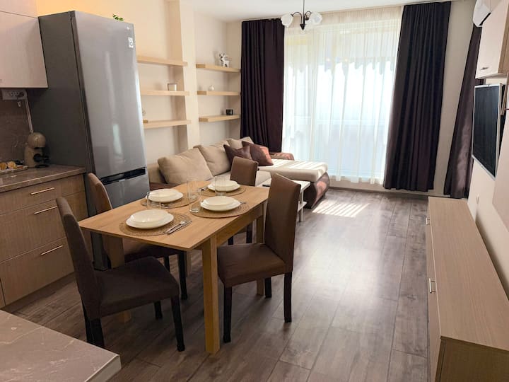 Flora Flame - Уютен двустаен Гранд мол - Varna