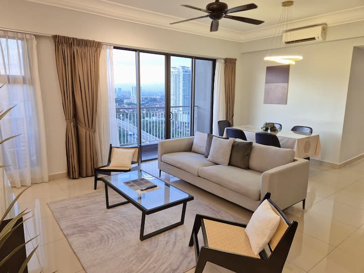 [Jb City Center, Walk To Custom] 4 Bed 8 Pax. - Johor Bahru