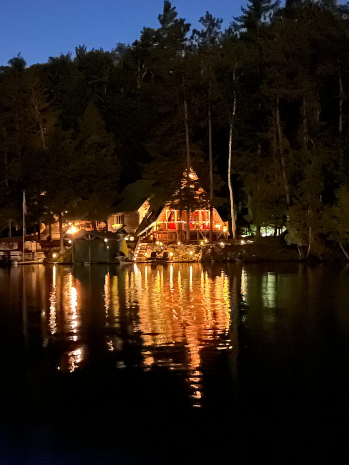 Cozy Waterfront Lodge - Tupper Lake, NY