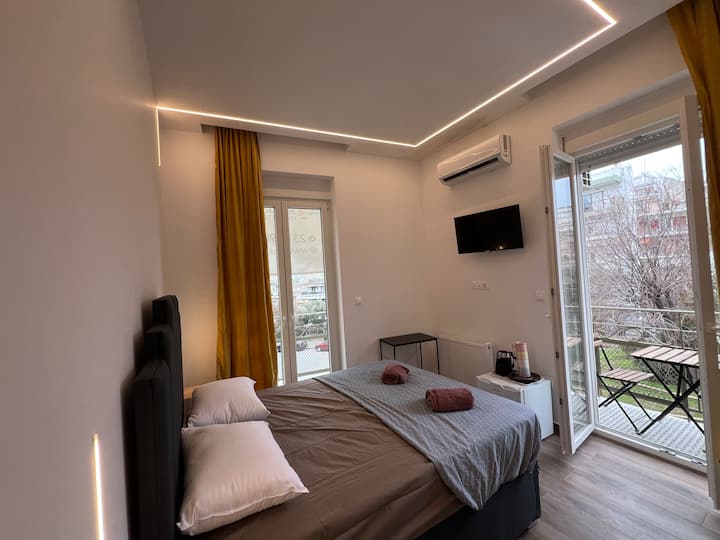 F- Residence Private Room En-suite With Balconies - Thessaloniki