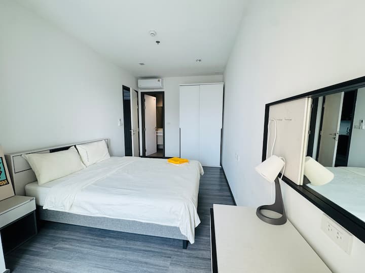 Bts步行2分鐘/泳池健身房/共享辦公室/樓下711 - Bangkok