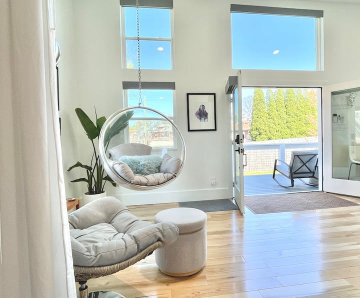 Private Luxury | Large Deck | Walk To Best Spots - Louisville, KY