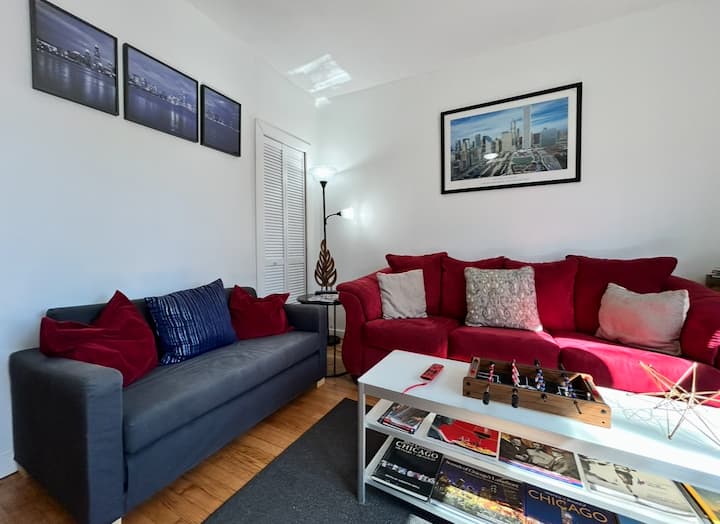 Heart Of Logan Square Easily Walk To Dining & Fun - Chicago, IL