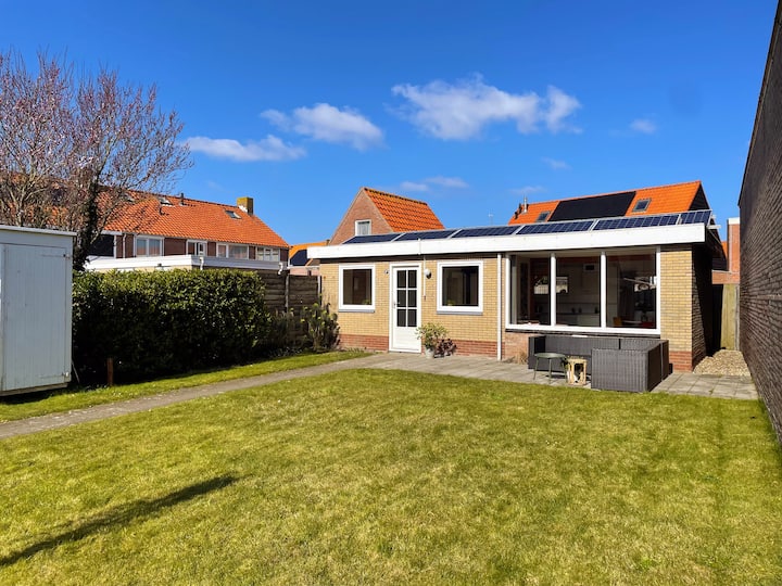 Bungalow Met Grote Tuin - Westkapelle