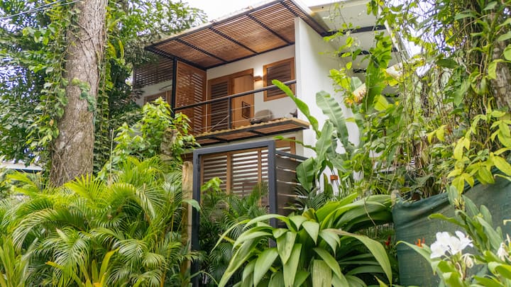 Apto. Mar: Excelente Ubicación, Equipado Y A/c - Punta Uva