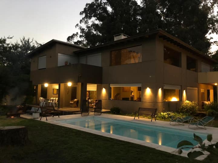 Hermosa Casa En El Bosque - Mar del Plata
