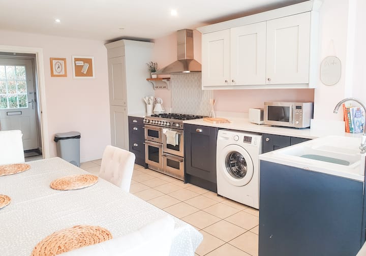 Beautiful 3 Bed Home Cheshire - Nantwich