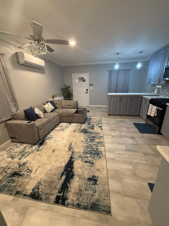 Chic Cozy Corner - Nassau