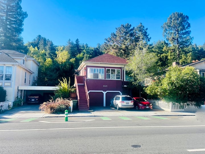 San Rafael Bungalow – Upstairs Flat 1932 Eduardian - San Rafael, CA