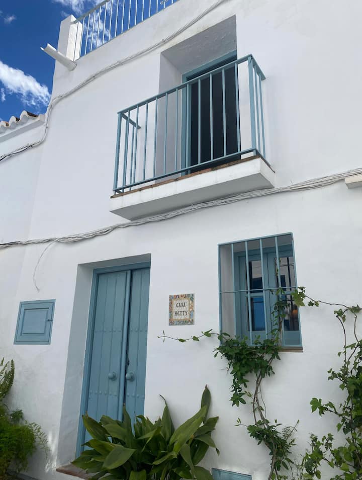 Village Town House, Sea Views + Roof Top Terrace - Frigiliana