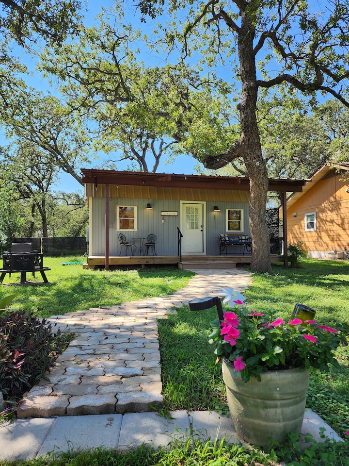 Holzhaus Haven - Luckenbach, TX