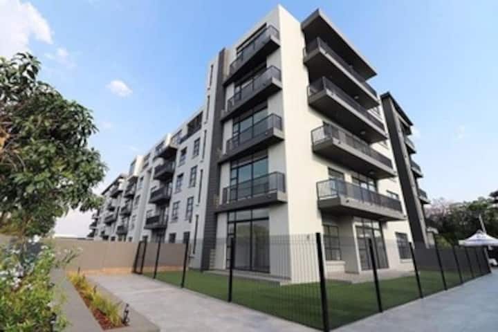 Chic & Cozy In Rivonia! - Sandton