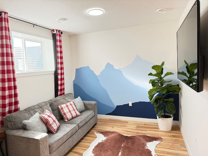 Rustic Rocky Retreat - Calgary
