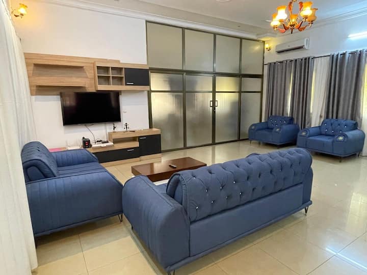 Villa Meublée Avec Piscine En Location - Ouagadougou