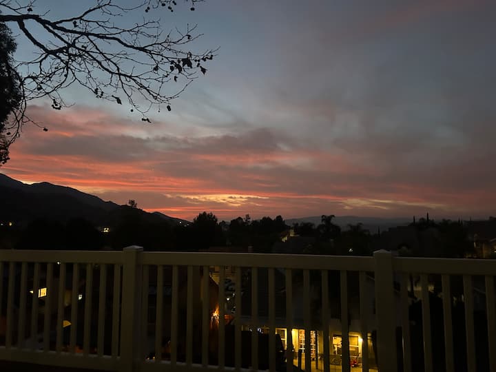 Quiet Comfy Condo - Corona, CA