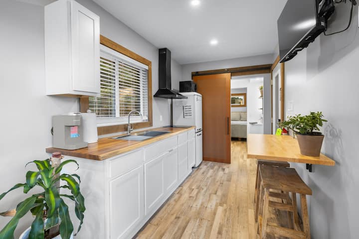 The Woodlot Cabin # 2 (The Cozy Fox) - Cavendish