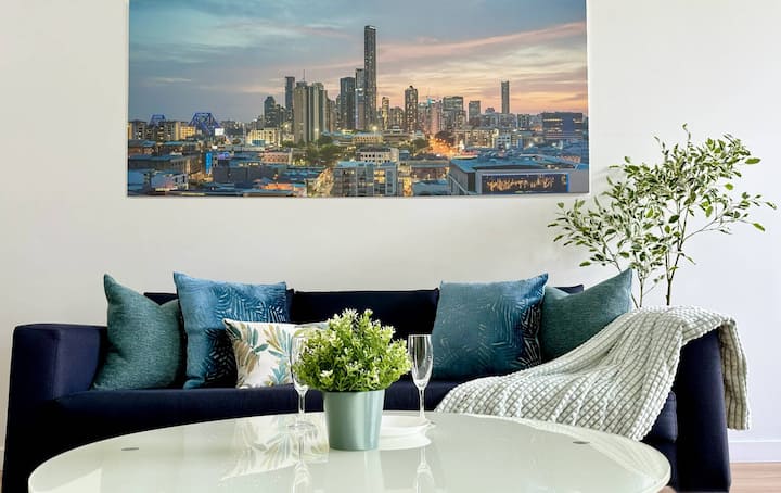 Spacious James St Apt • Pool • Parking • Balcony - Brisbane