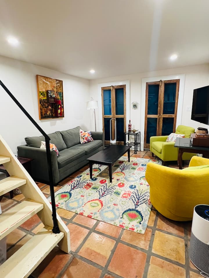 Funky Safe 2-story Cottage In Heart Of Bywater - New Orleans, LA