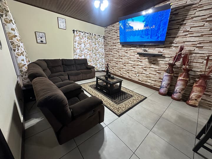 Hermosa Casa - El Nuevo Palmar