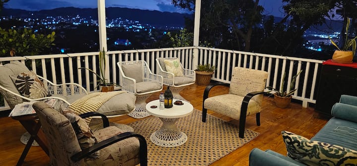 The Mango Walk Hideaway Bay View/ Very Private - Montego Bay