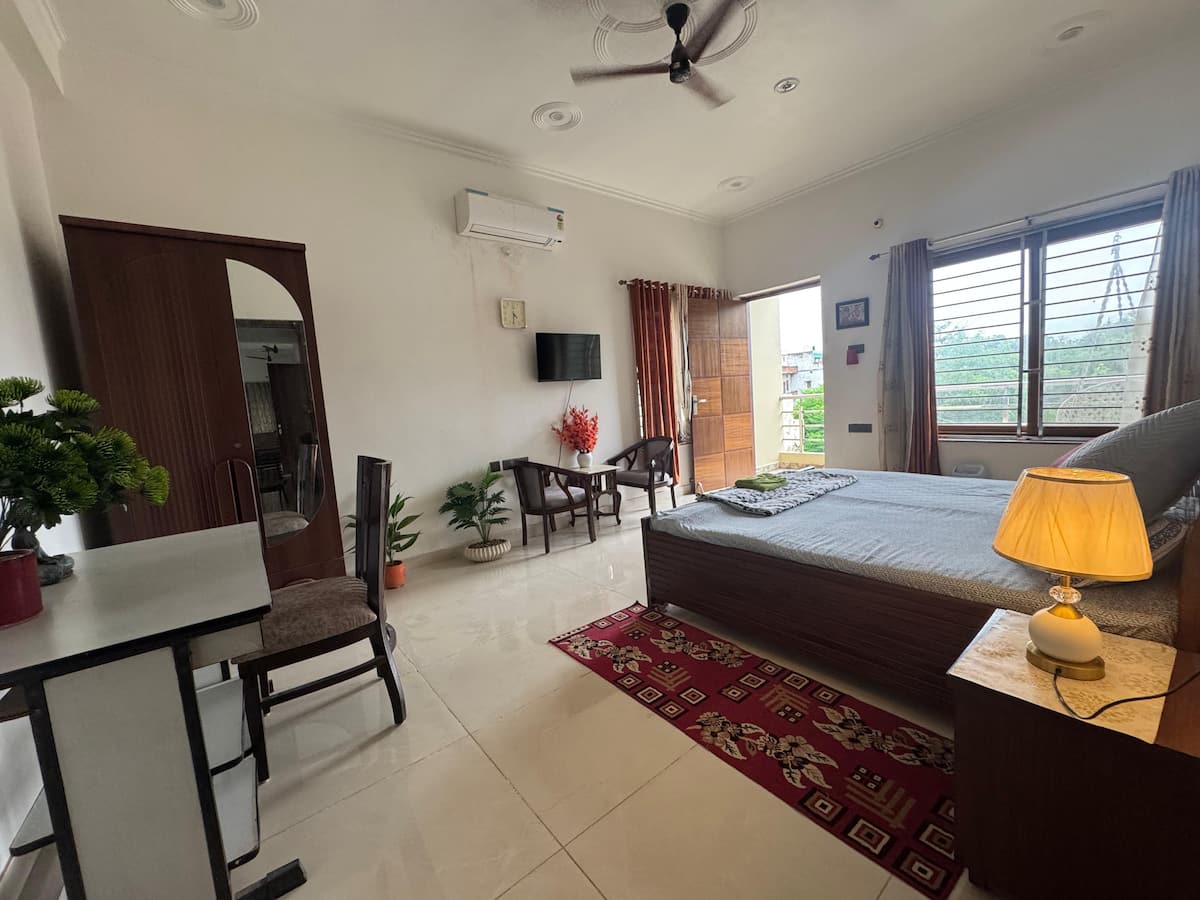 Varanasi Holiday Rentals & Homes - Uttar Pradesh, India | Airbnb