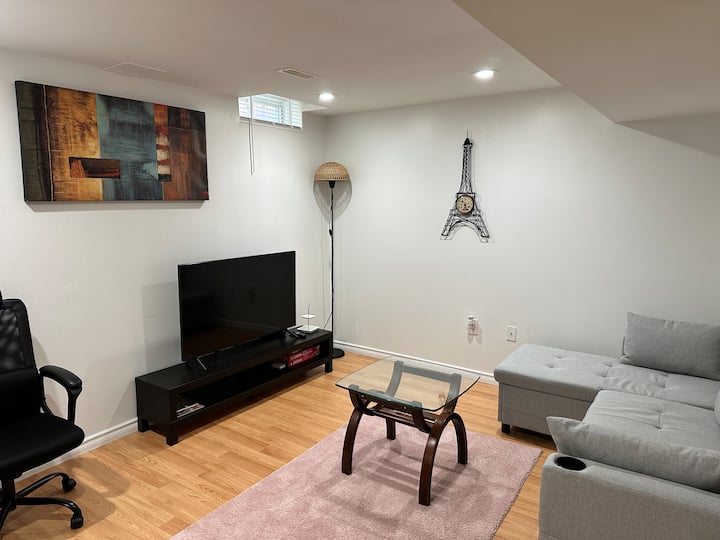 1 Bedroom, 2 Bed, Bath & Kitchen Basement Suite - Oshawa